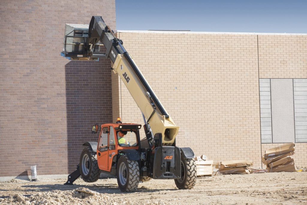 Need to Hoist Materials? Consider Using a Telehandler Instead of a Crane